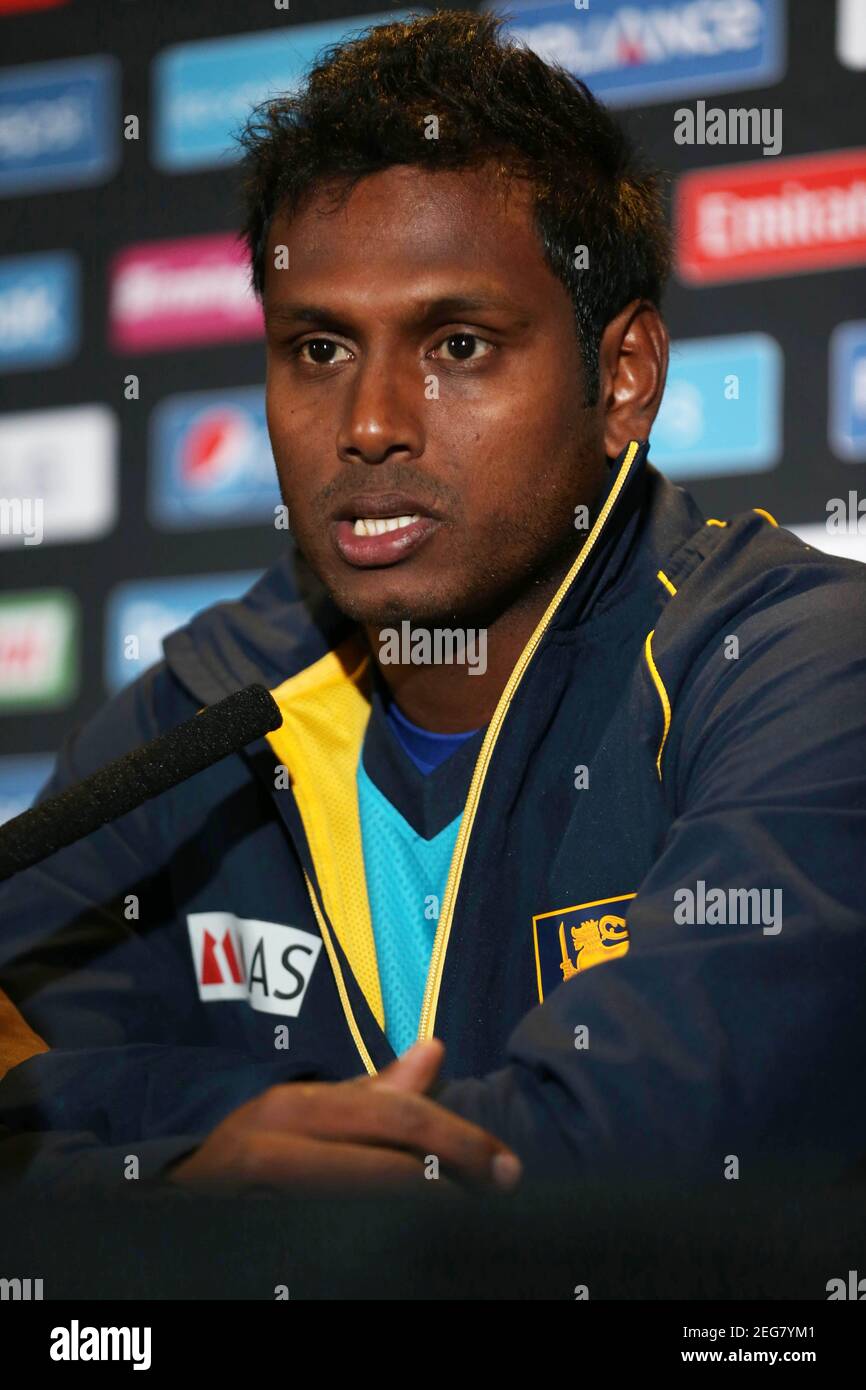 Cricket trophy images hi-res stock photography and images - Alamy