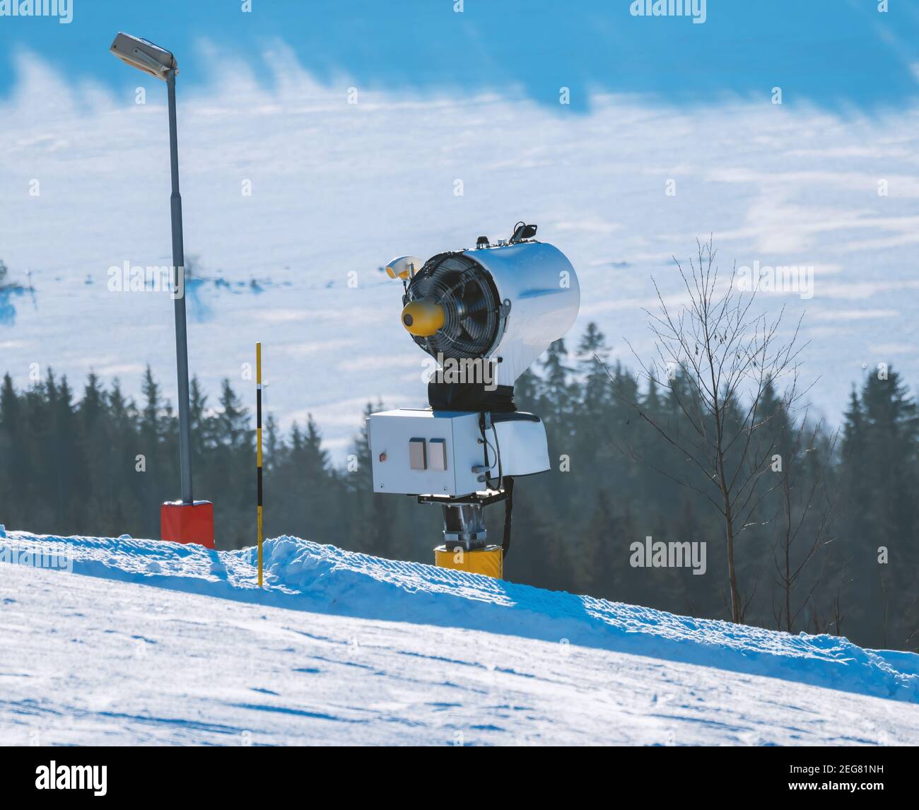 Blow winter travel tourism sunny hi-res stock photography and images ...