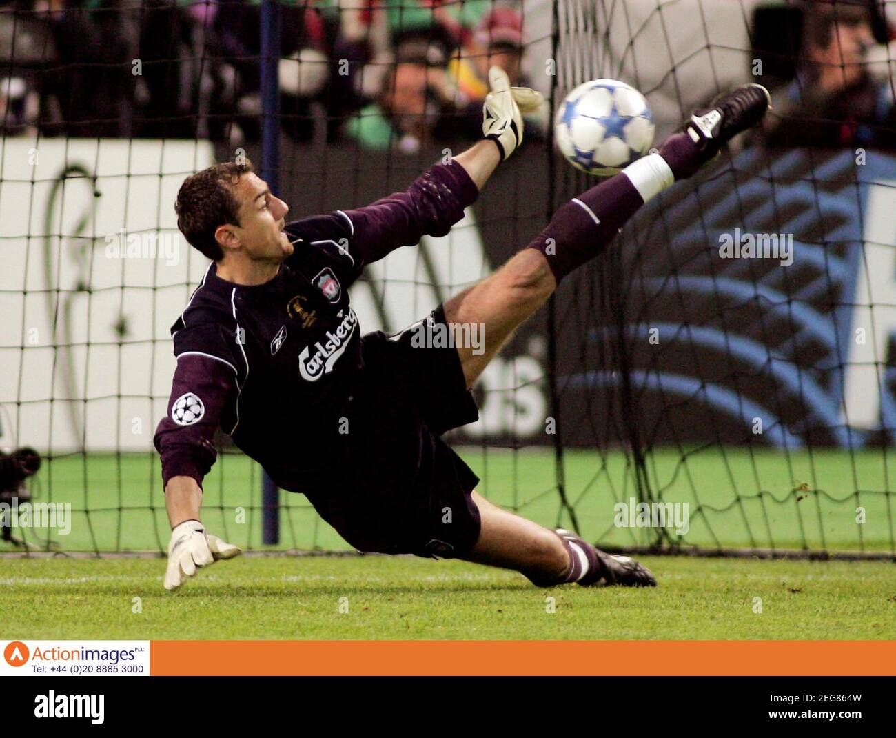 Ataturk olympic stadium jerzy dudek hi-res stock photography and images ...