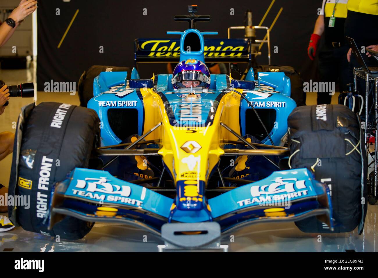 Renault r25 2005 hi-res stock photography and images - Alamy
