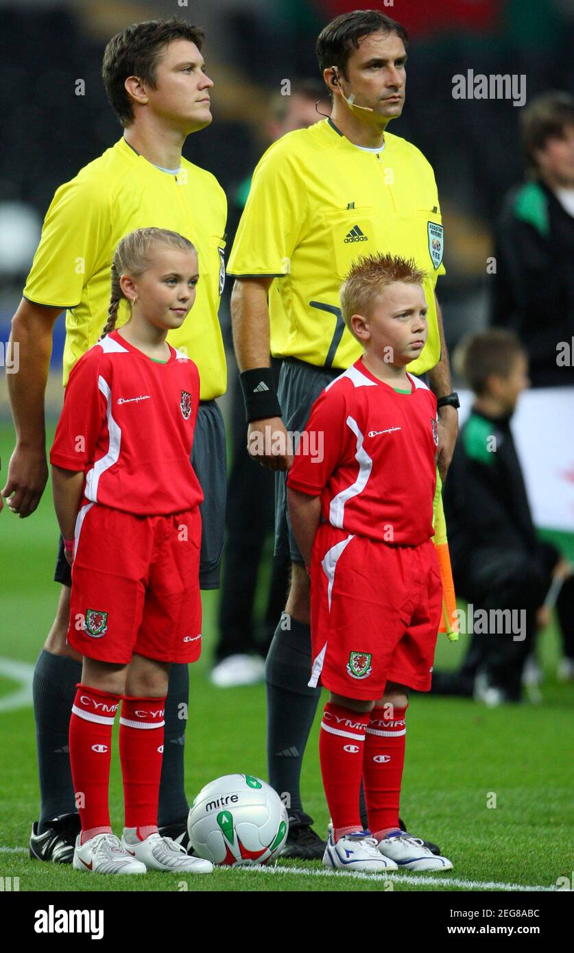 Referee matej jug hi-res stock photography and images - Alamy