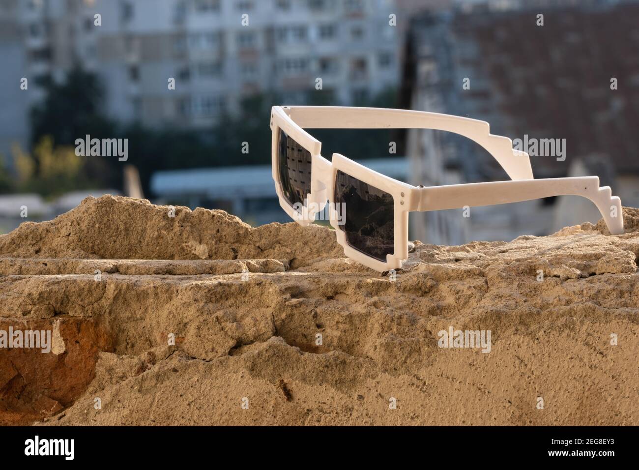 Pixel art sunglasses hi-res stock photography and images - Alamy