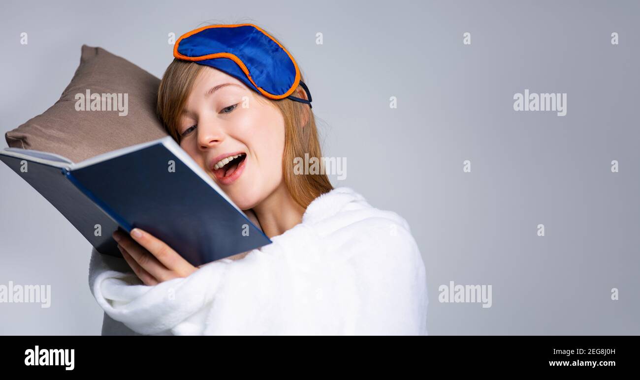 Woman dream bed sleep fantasy hi-res stock photography and images - Alamy