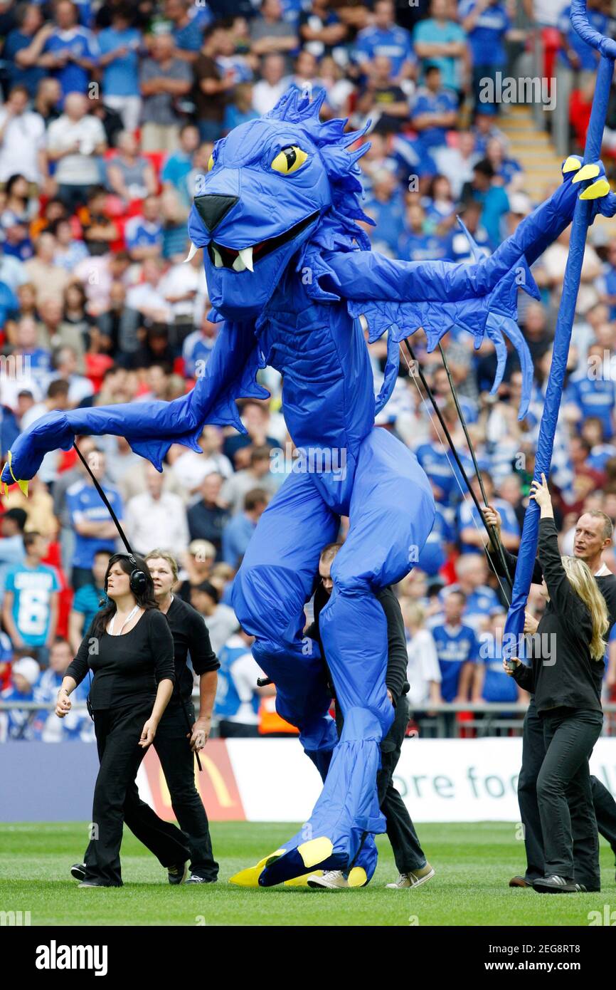 The chelsea matchday mascot hi-res stock photography and images - Alamy