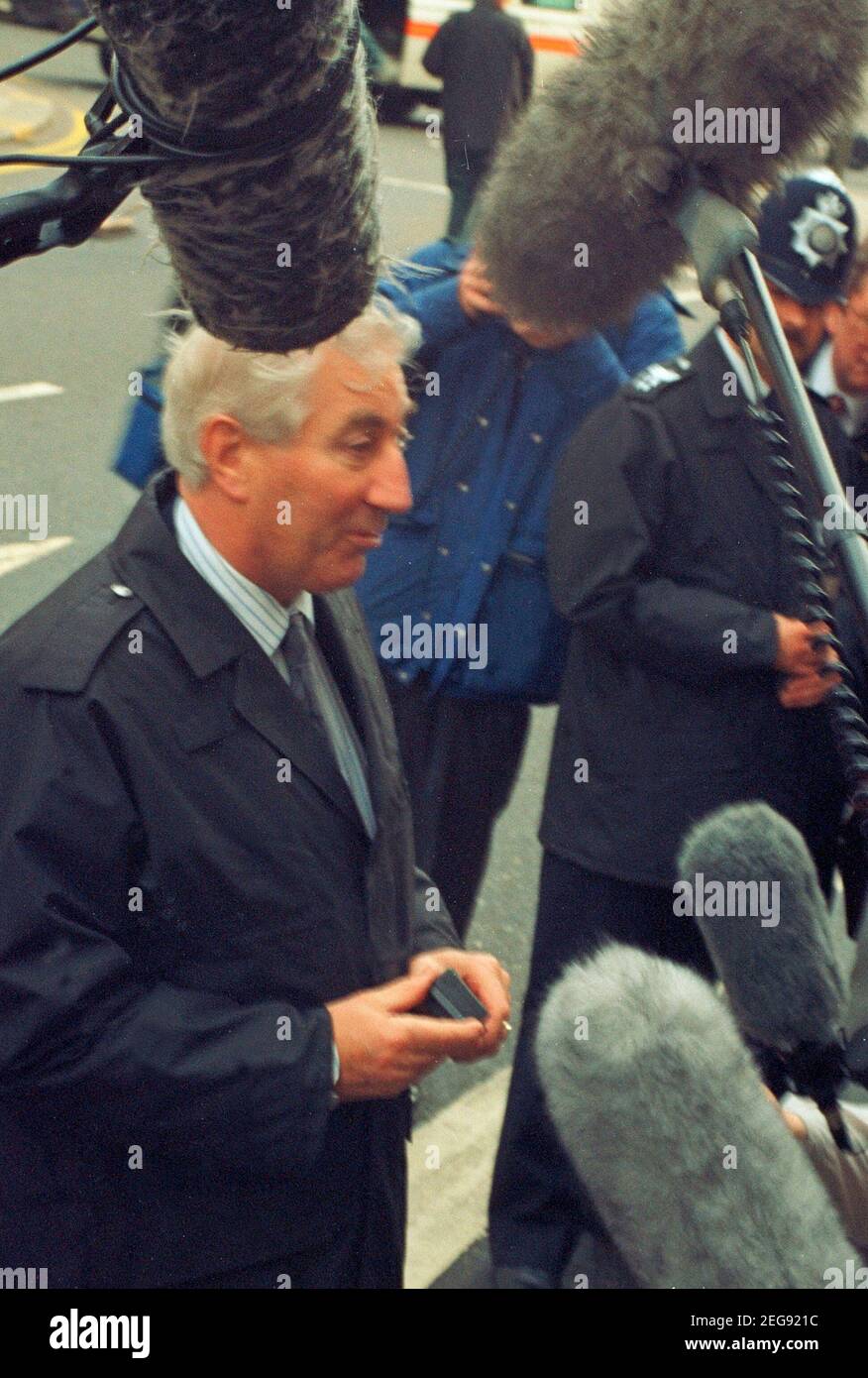 Ira bombing london hi-res stock photography and images - Alamy