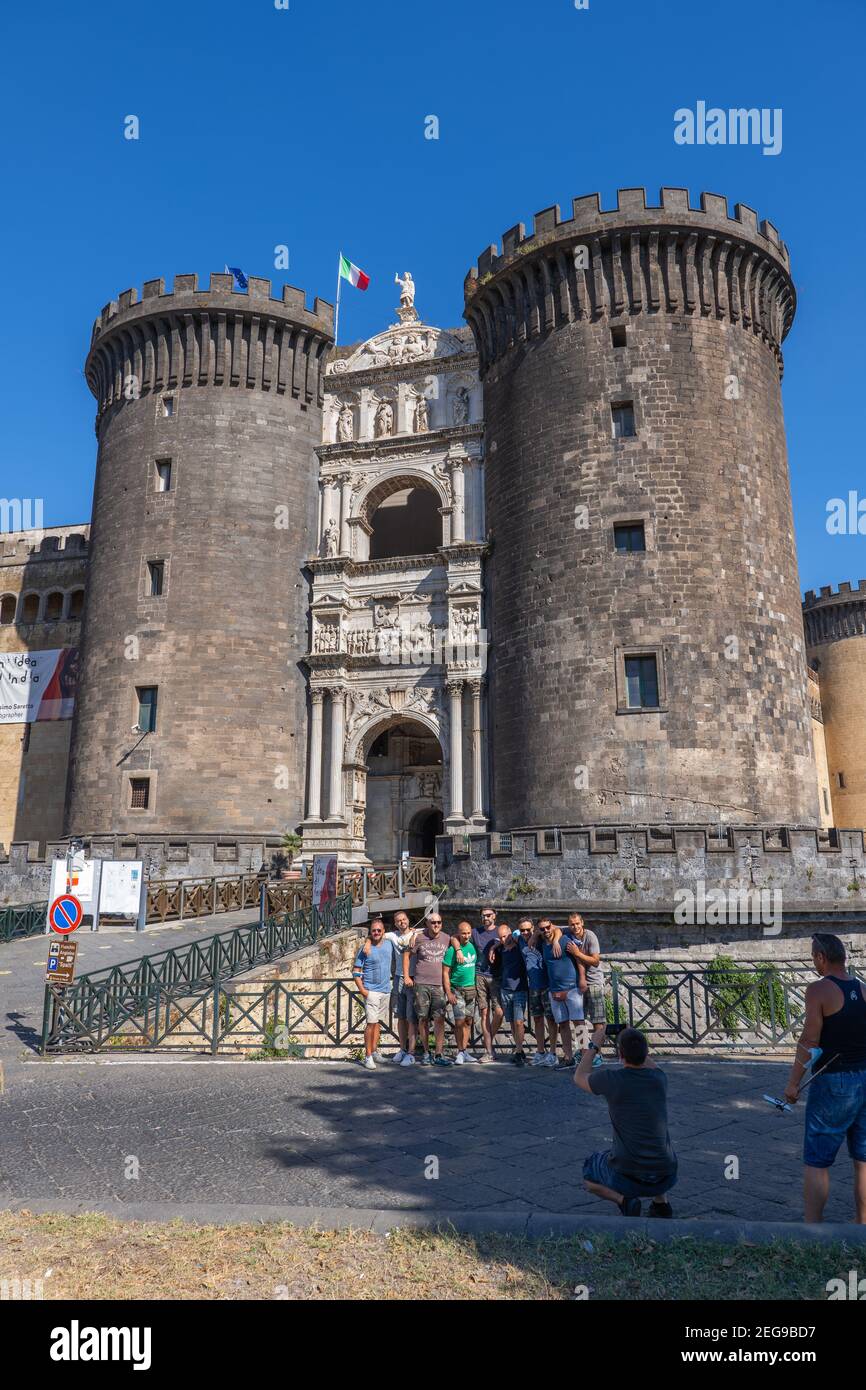 Italian castle medieval hi-res stock photography and images - Alamy