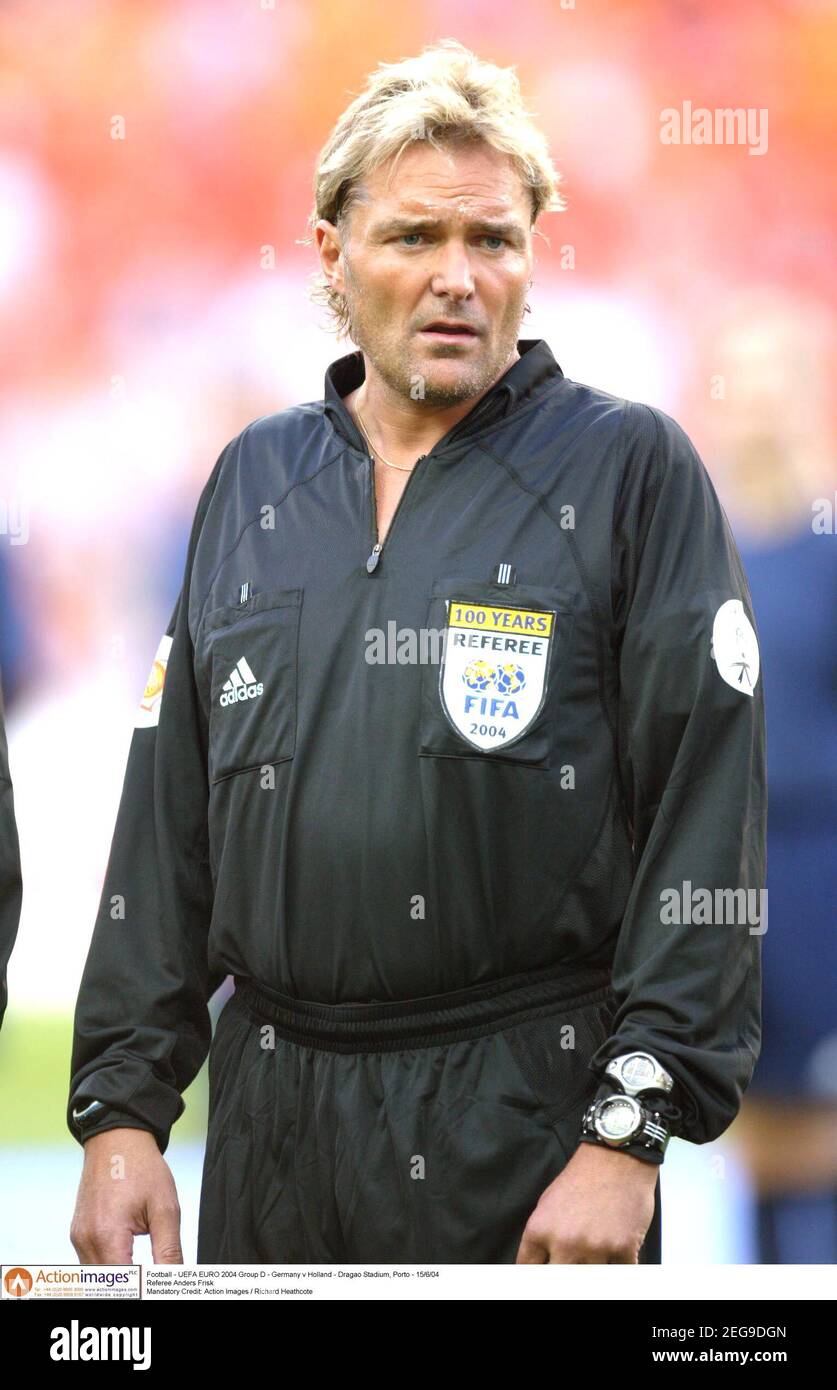 Referee Anders Frisk High Resolution Stock Photography and Images - Alamy
