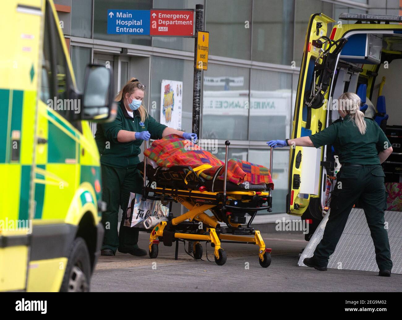 Backlog nhs hi-res stock photography and images - Alamy