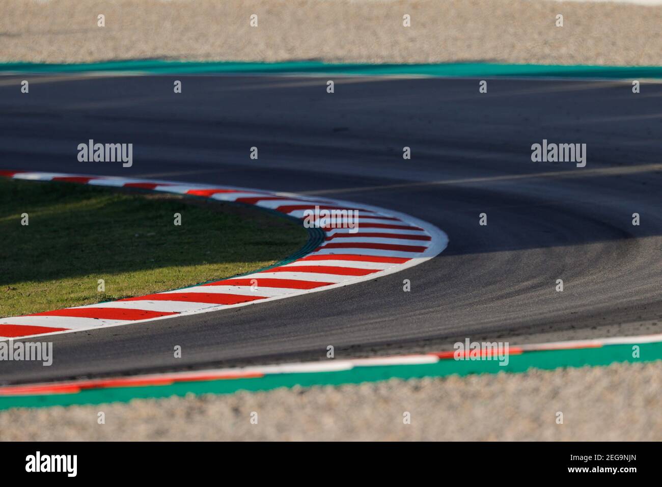 Circuit kerb hi-res stock photography and images - Alamy