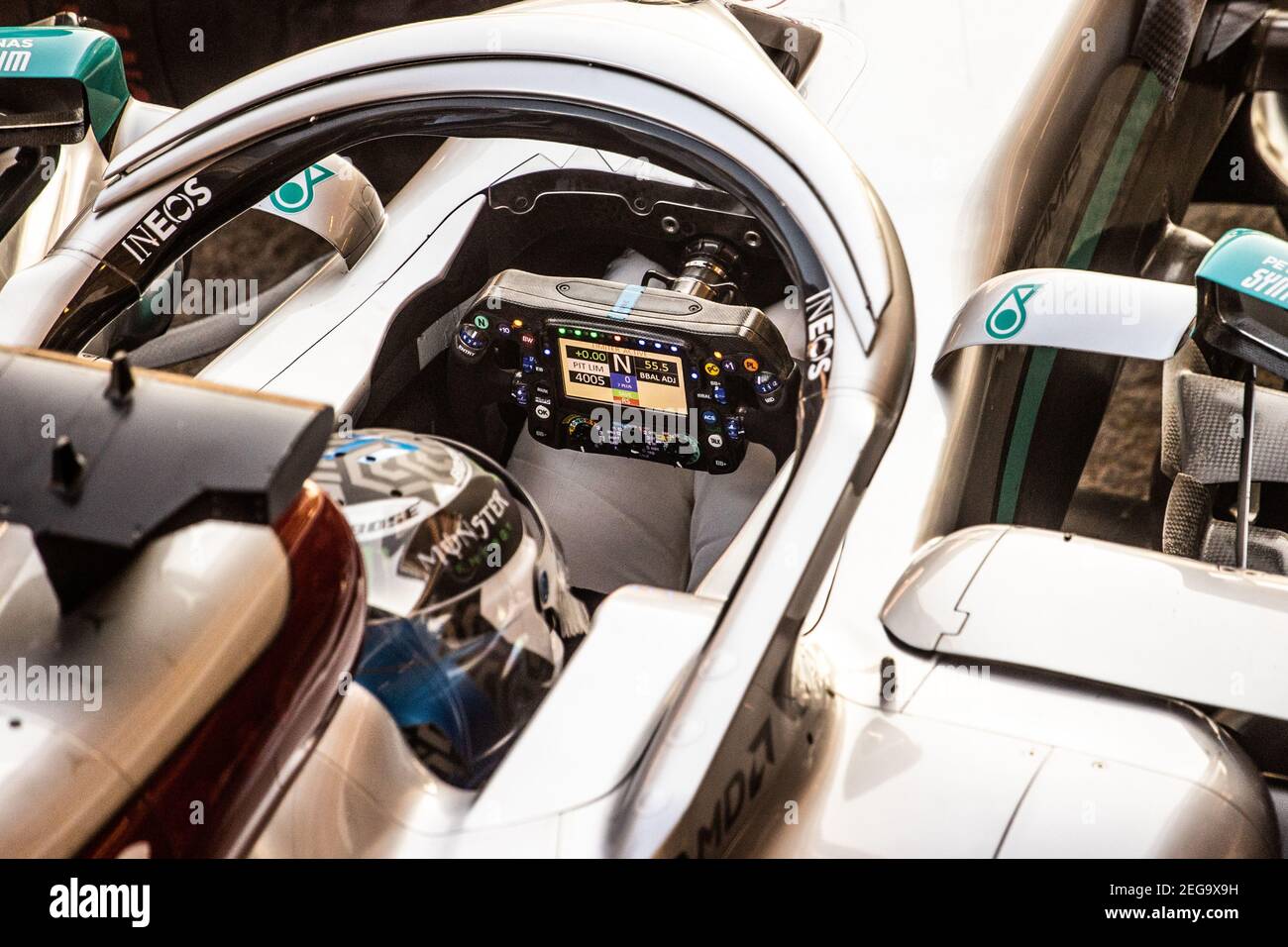 Mercedes amg f1 steering wheel hi-res stock photography and images - Alamy