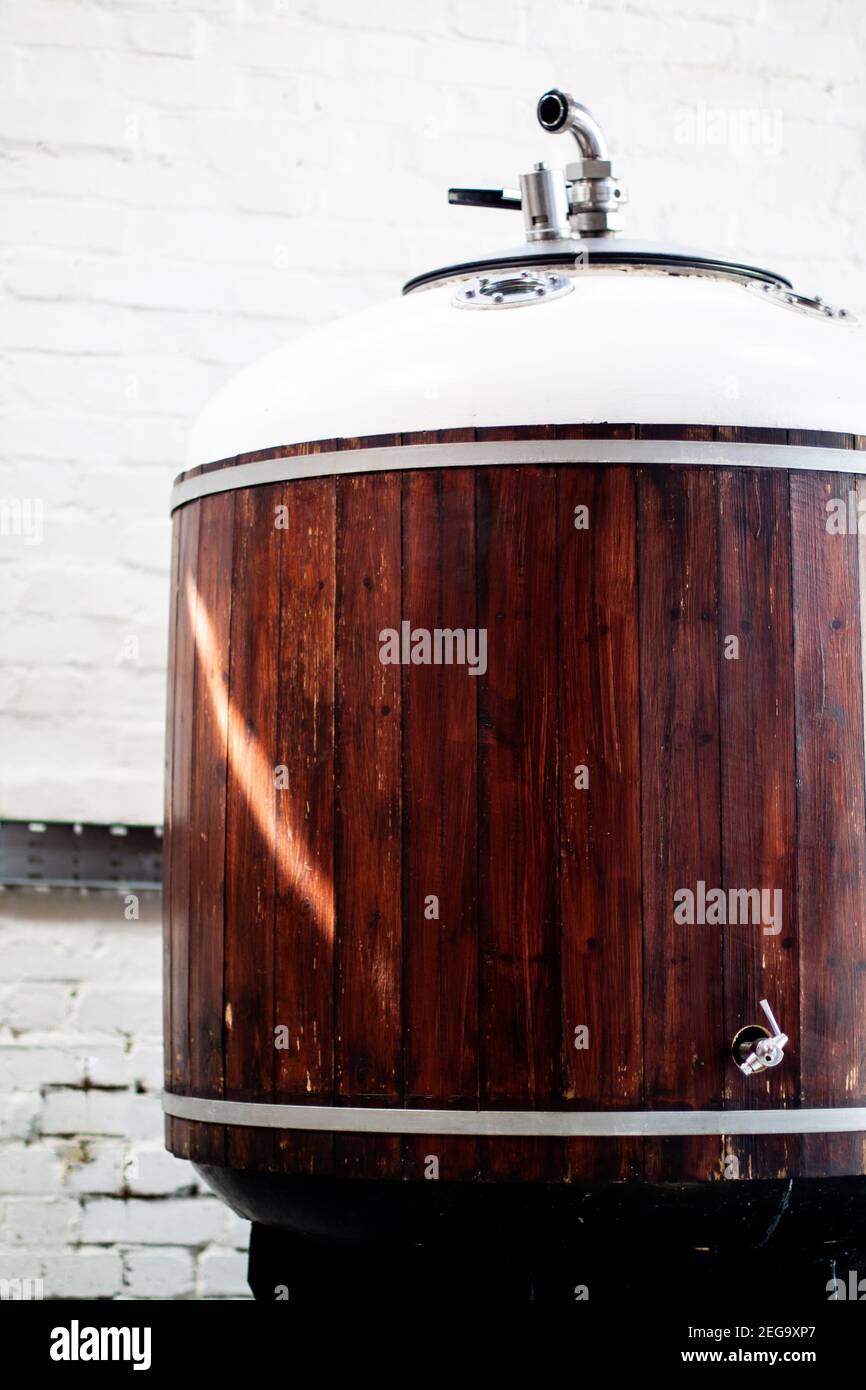 Barrel brewhouse hi-res stock photography and images - Alamy