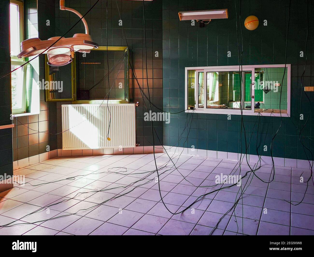 Dirty operating room hi-res stock photography and images - Alamy