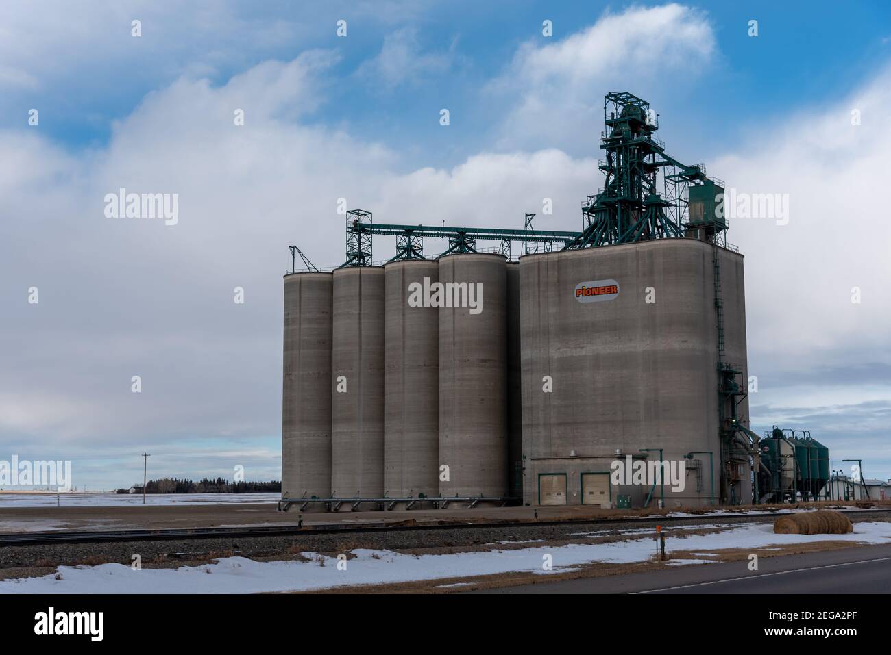 Vulcan, Alberta - January 17, 2021: Pioneer grain elevator in Vulcan ...