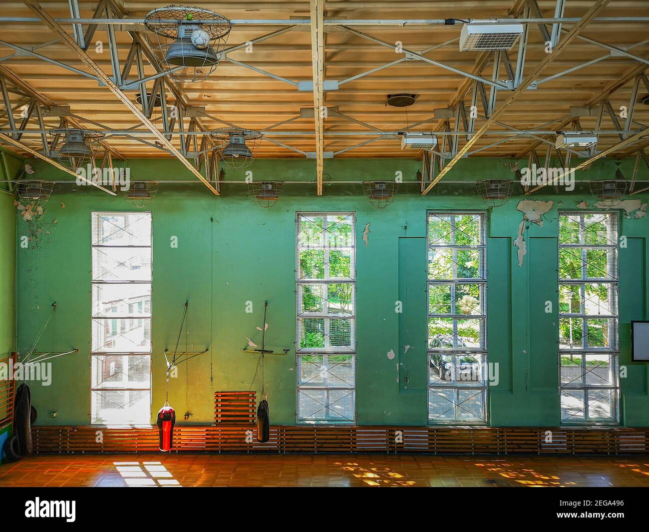 Gym hall empty hi-res stock photography and images - Alamy