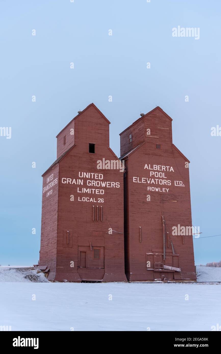 Rowley, Alberta - January 31, 2021: Old abandoned grain elevator in the ...