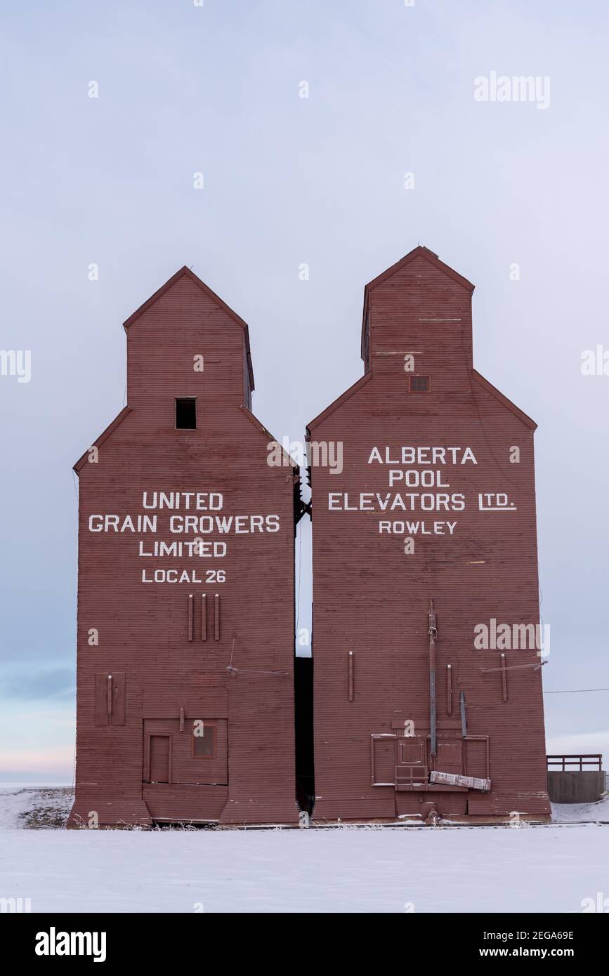 Rowley, Alberta - January 31, 2021: Old abandoned grain elevator in the ...