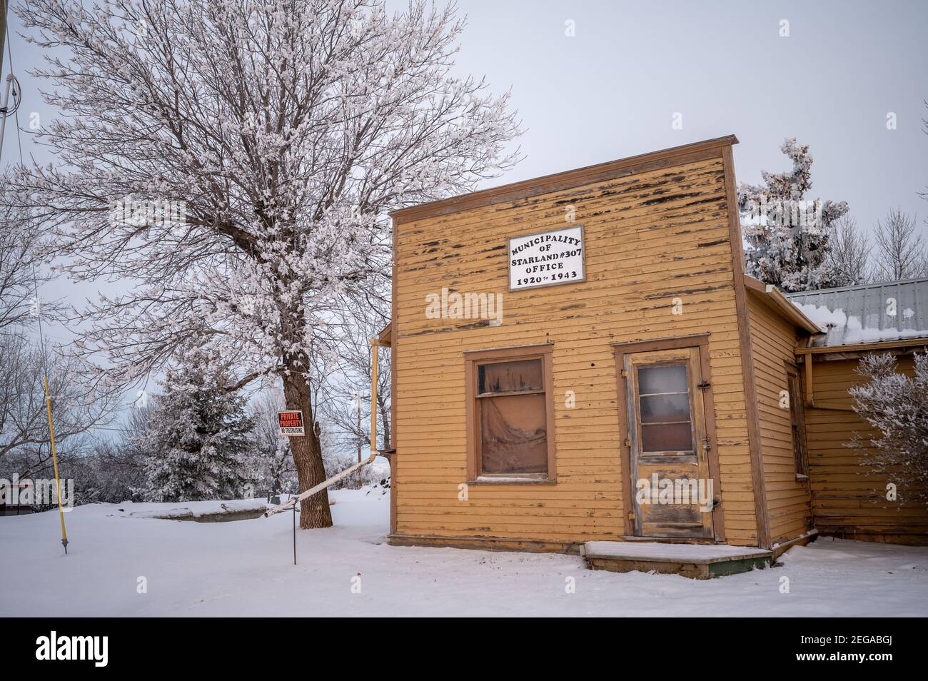 Old building in the ghost town of Rowley, Alberta Stock Photo - Alamy