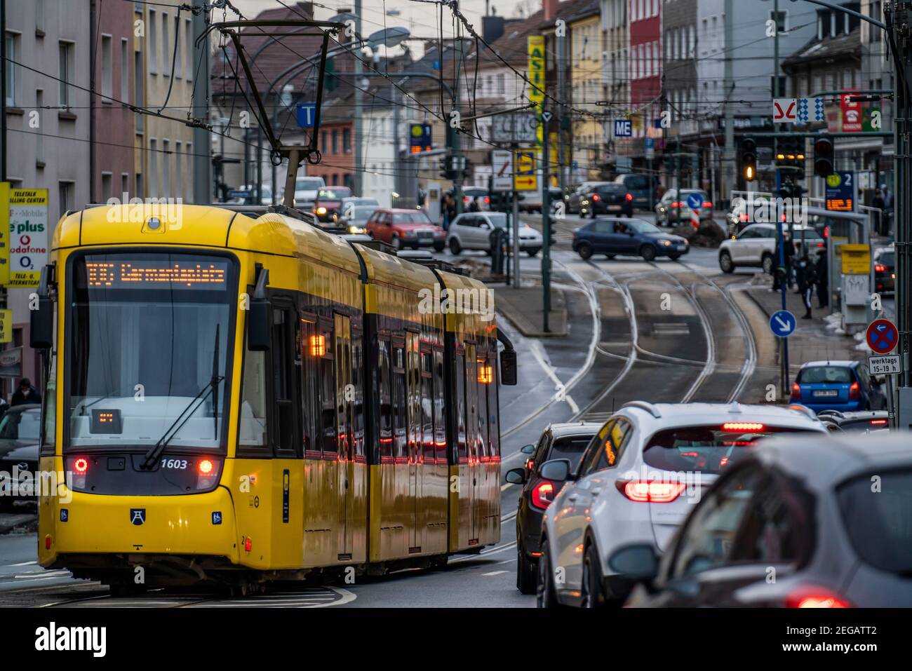 Ruhrbahn tram, on Altendorfer Straße in Essen, rush hour, after-work ...