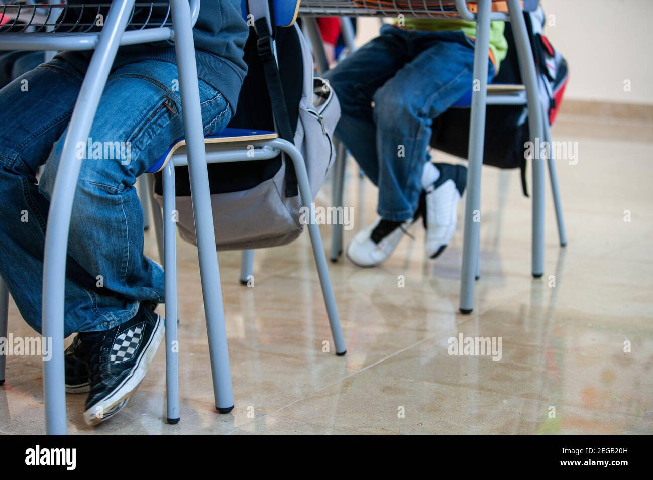 School girls legs hi-res stock photography and images - Alamy