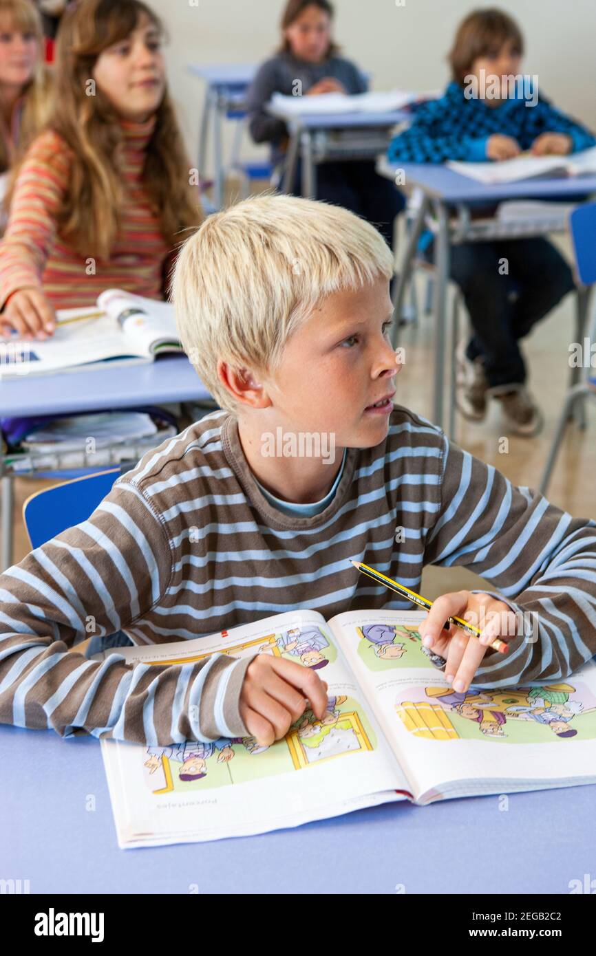 School eleven year olds hi-res stock photography and images - Alamy