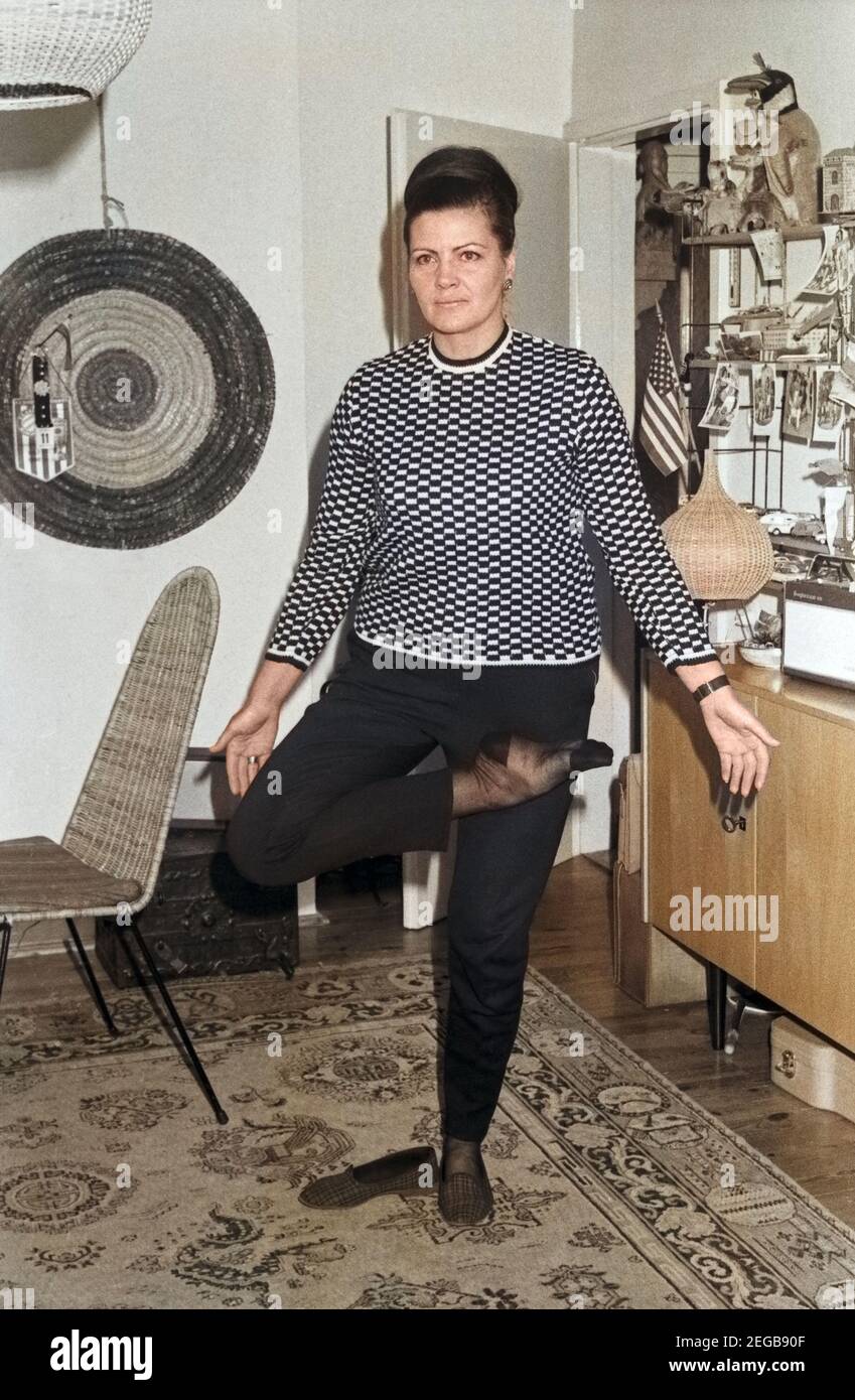 Woman autogenes training hi-res stock photography and images - Alamy