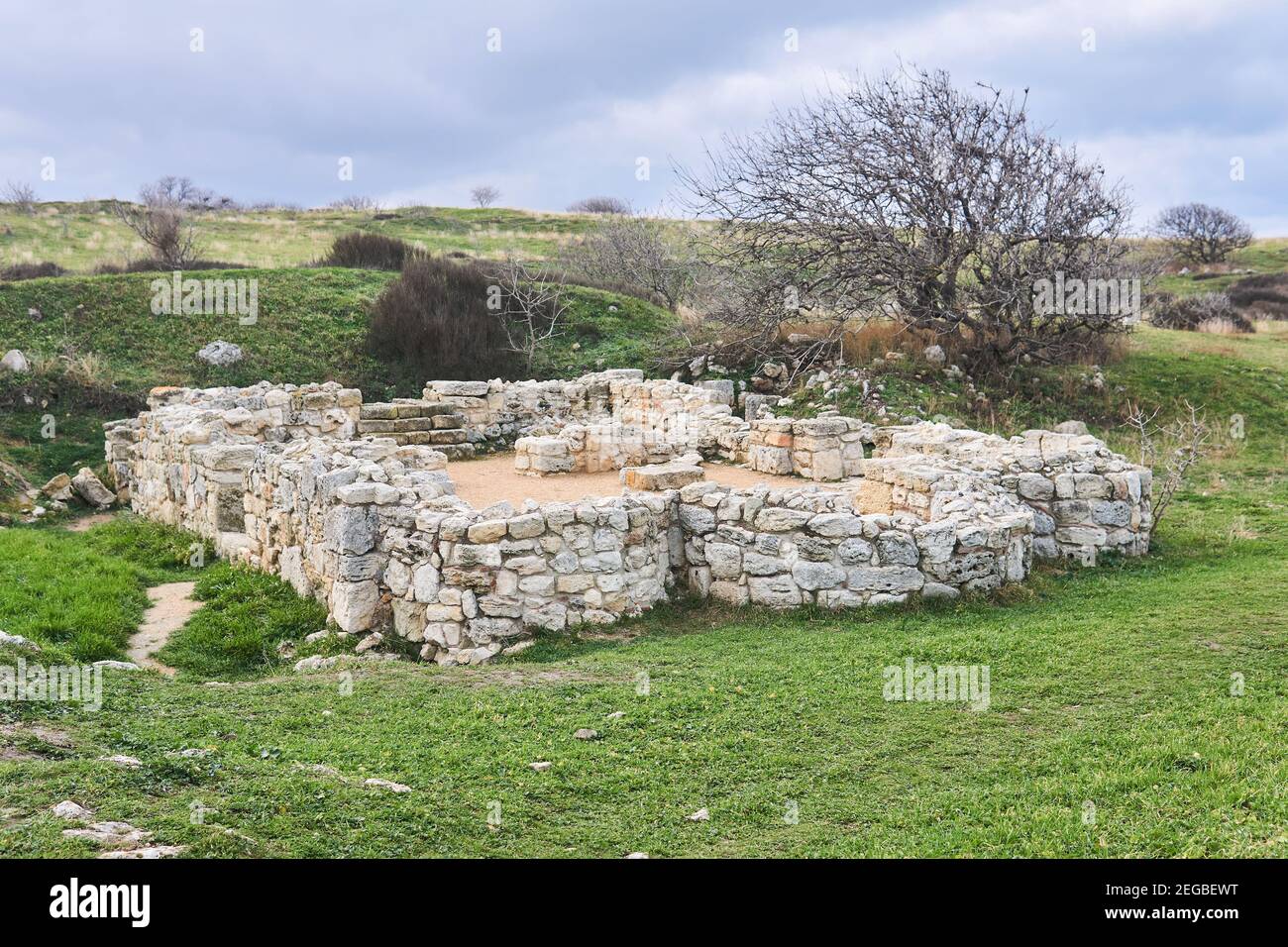 Ancient stone foundations hi-res stock photography and images - Alamy
