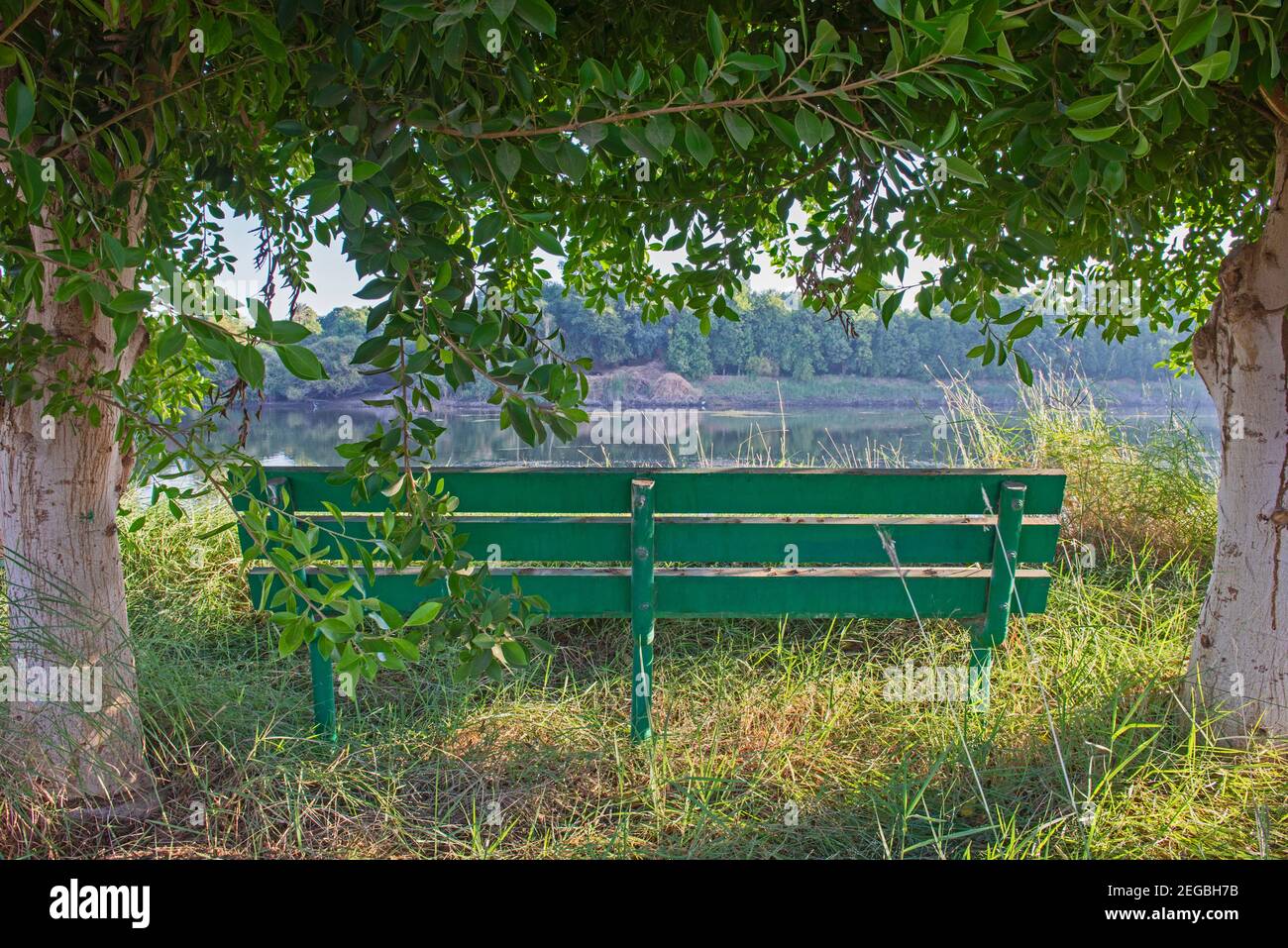 Two seat wooden bench hi-res stock photography and images - Alamy