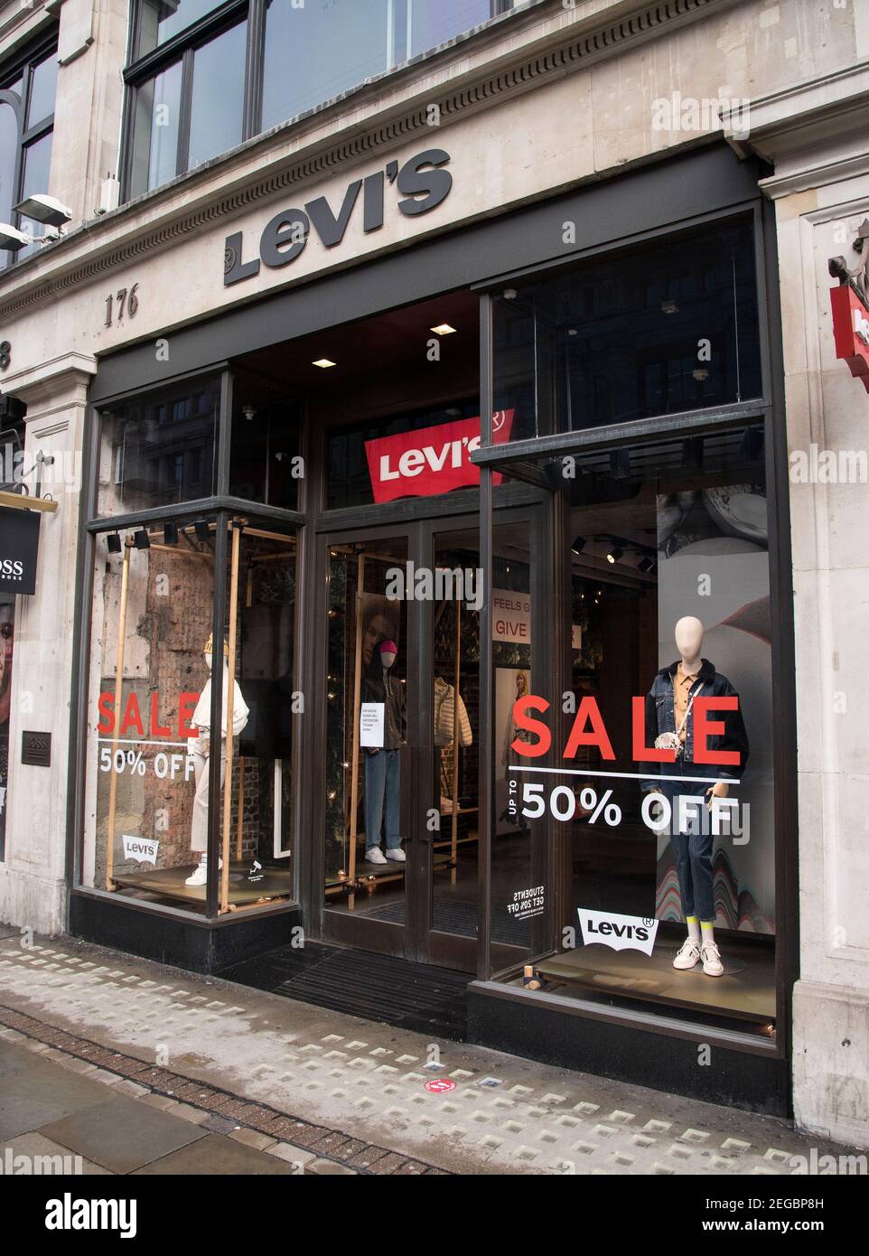 General View of a Levi's store in London Stock Photo - Alamy