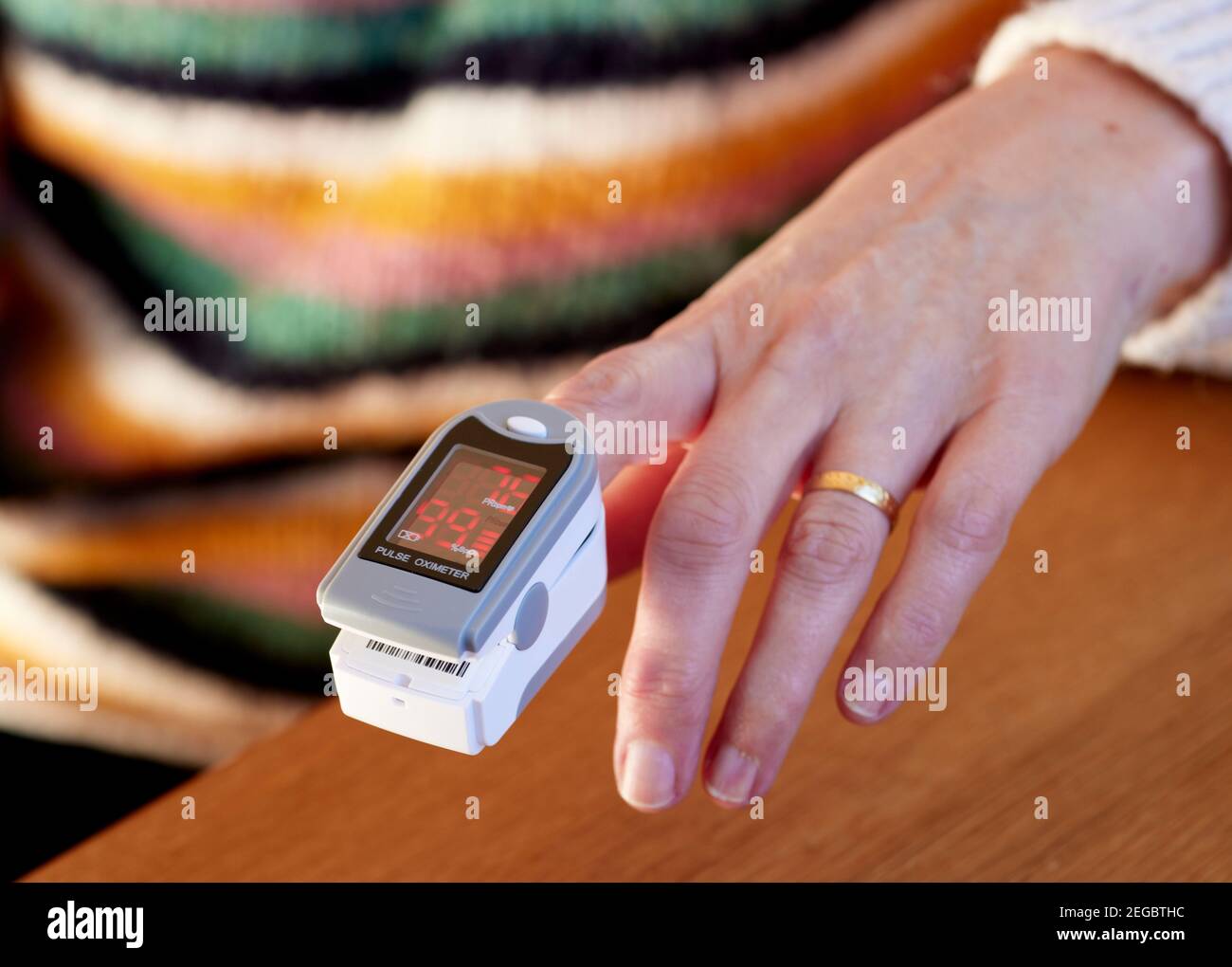 Pulse oximetry monitoring hi-res stock photography and images - Alamy