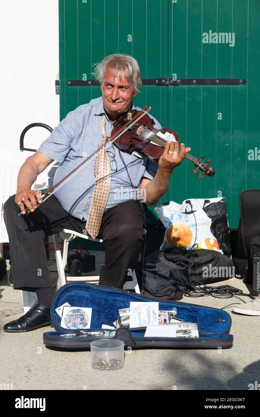 Romani music hi-res stock photography and images - Alamy