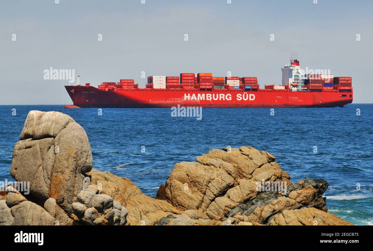 Hamburg Sud container ship near Valparaiso, Chile Stock Photo - Alamy