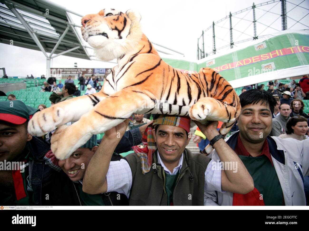 Bangladeshi fans hi-res stock photography and images - Alamy