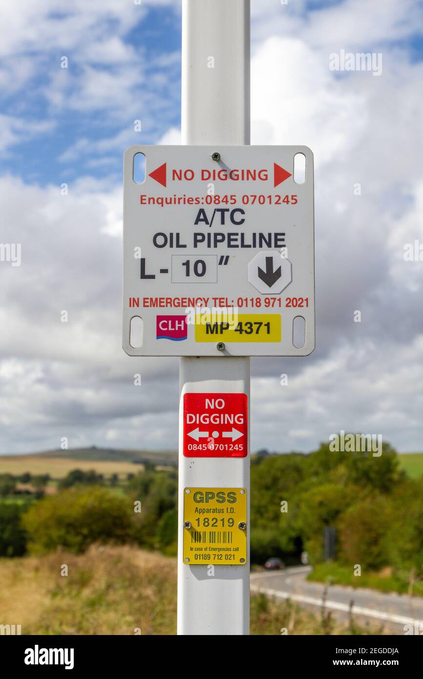 Warning sign ("no digging") indicating location of oil pipeline close ...
