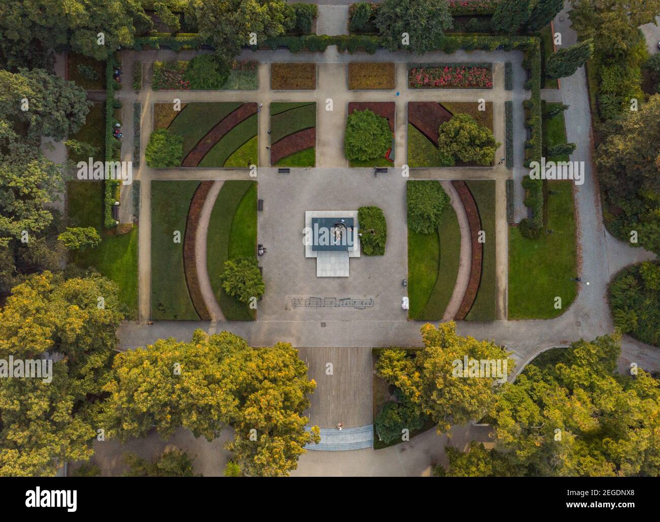 Aerial top view city square hi-res stock photography and images - Alamy