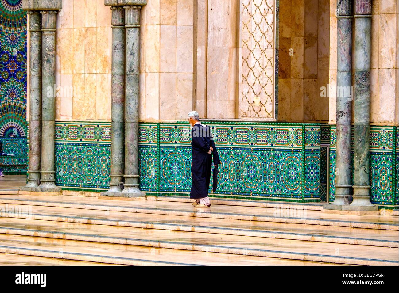 Mosque figure hi-res stock photography and images - Alamy