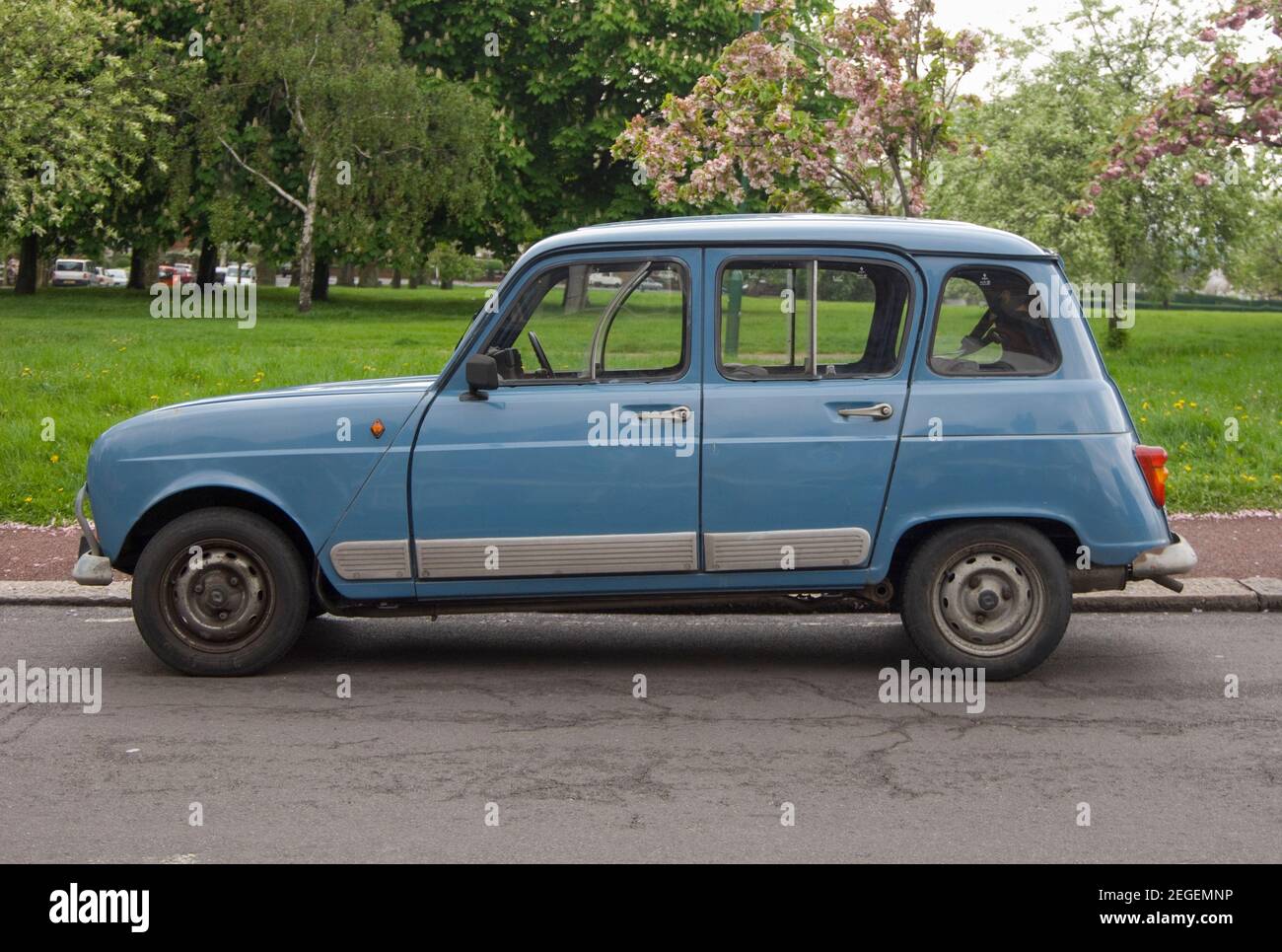 1985 Renault 4 small practical French car Stock Photo - Alamy