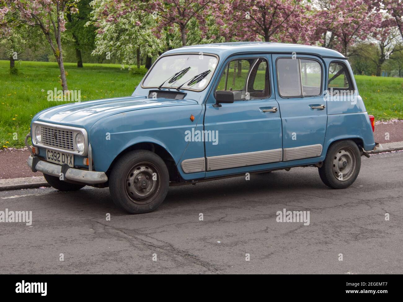1985 Renault 4 small practical French car Stock Photo - Alamy