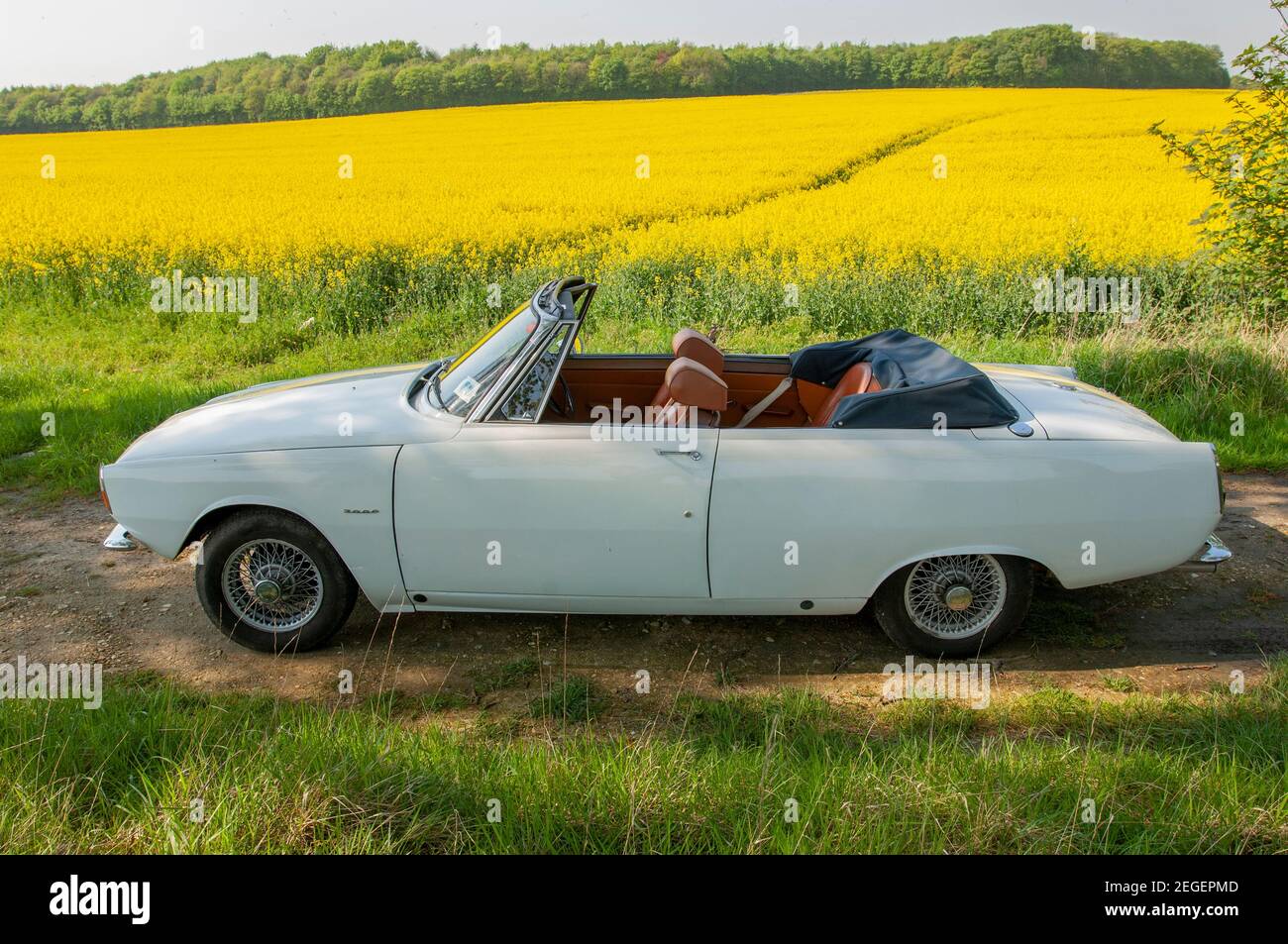Classic rover p6 2000 convertible hi-res stock photography and images ...