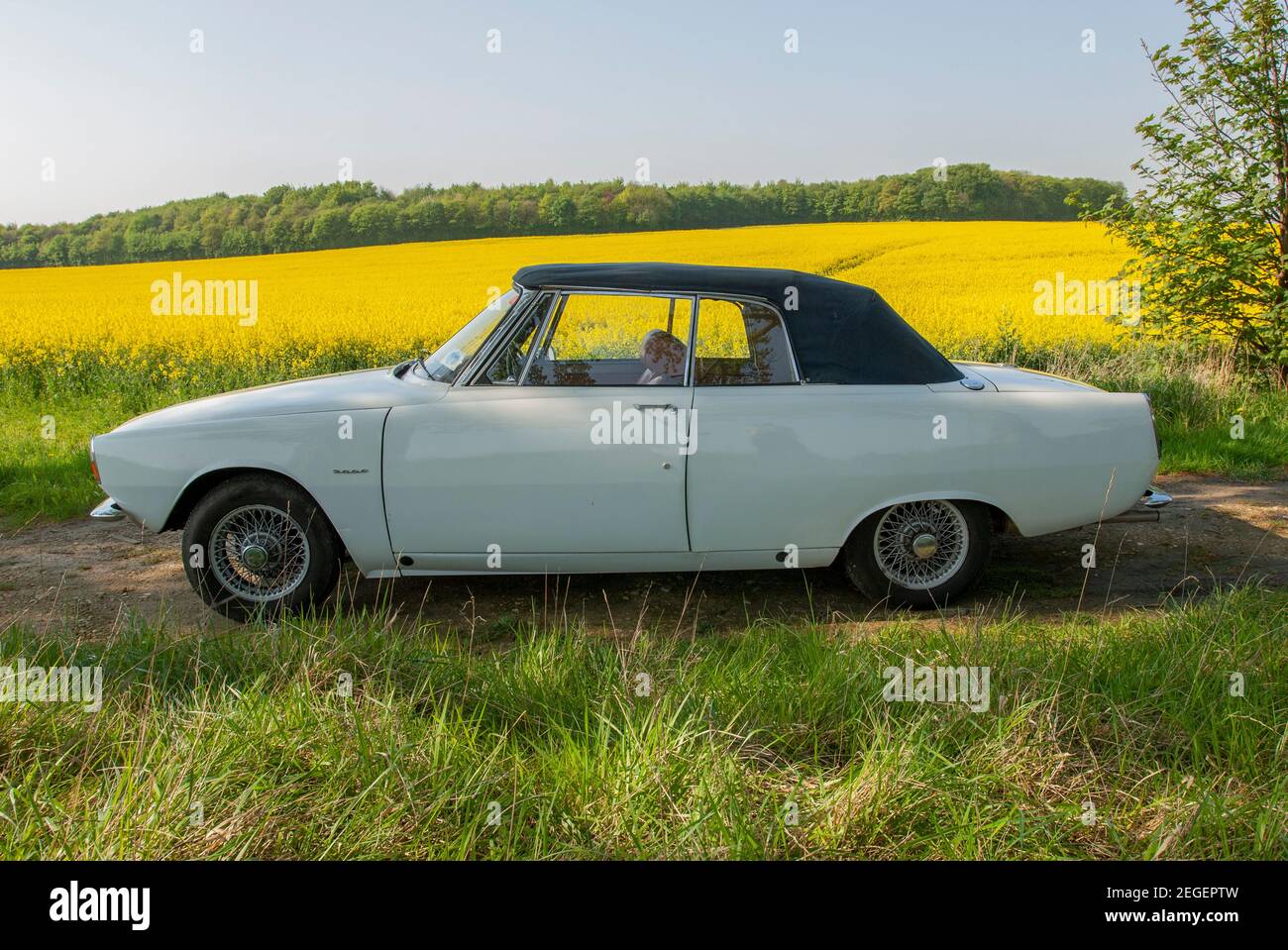Classic rover p6 2000 convertible hi-res stock photography and images ...