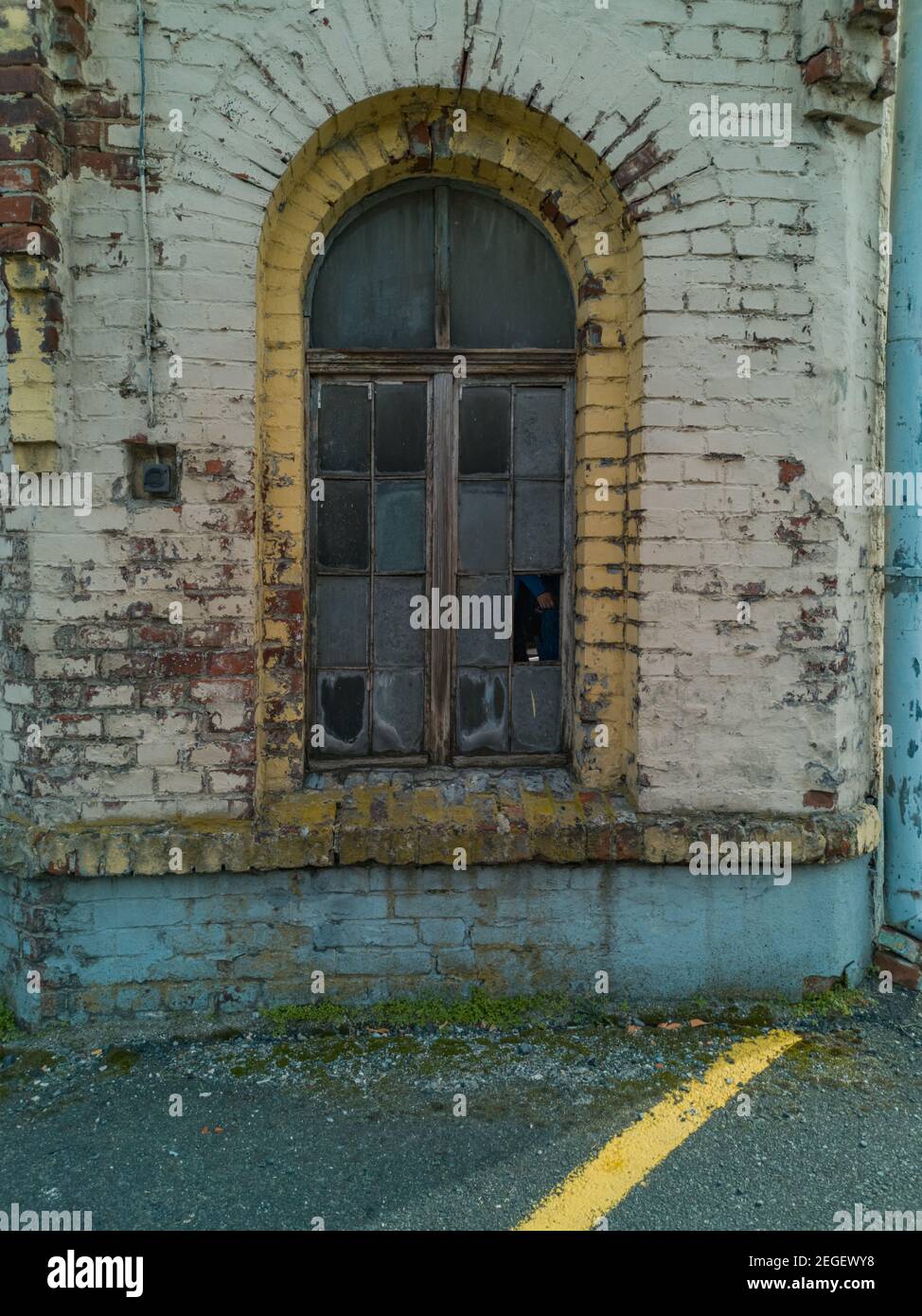 Building broken architecture hi-res stock photography and images - Alamy