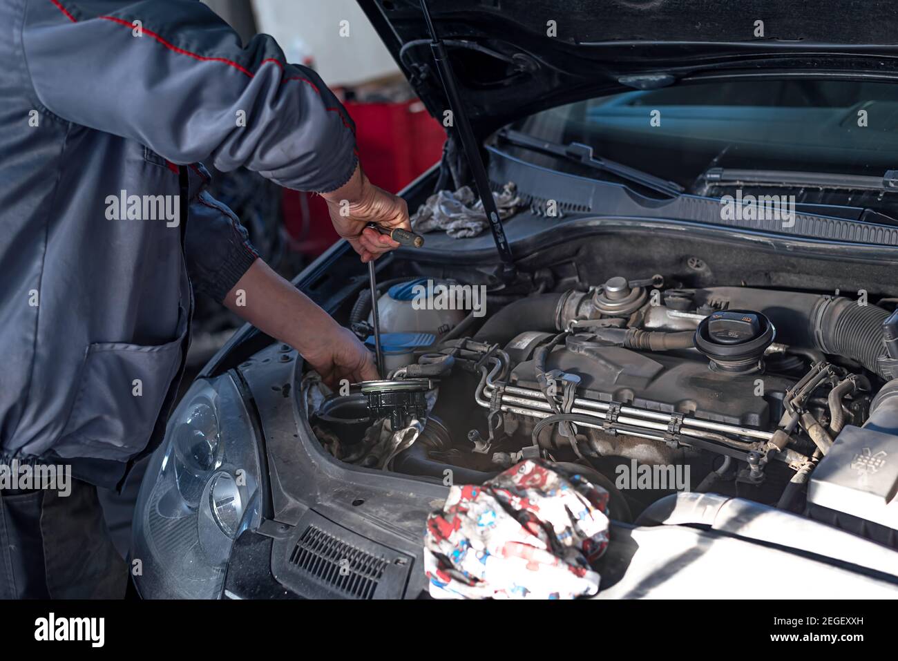 Automotive service provider hi-res stock photography and images - Alamy