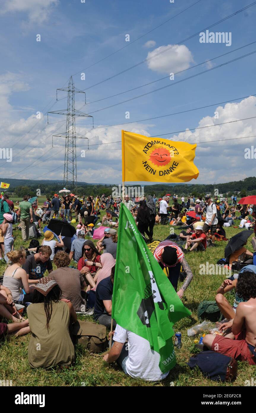 Over 20'000 people joined the anti nuclear power demonstration in ...