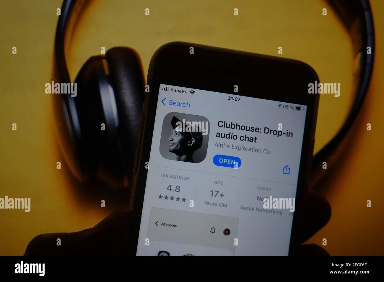 Clubhouse app, social network displayed on the smartphone screen Stock ...