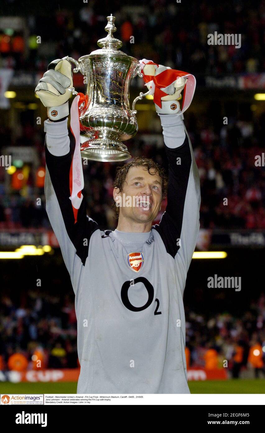Jens lehmann trophy hi-res stock photography and images - Alamy
