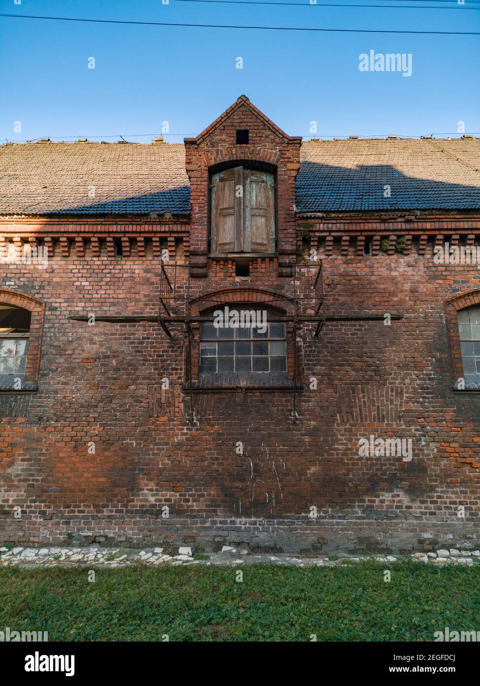 Old brick barn hi-res stock photography and images - Alamy