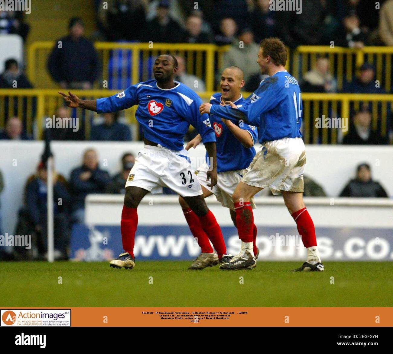 Lua lua scoring action football hi-res stock photography and images - Alamy
