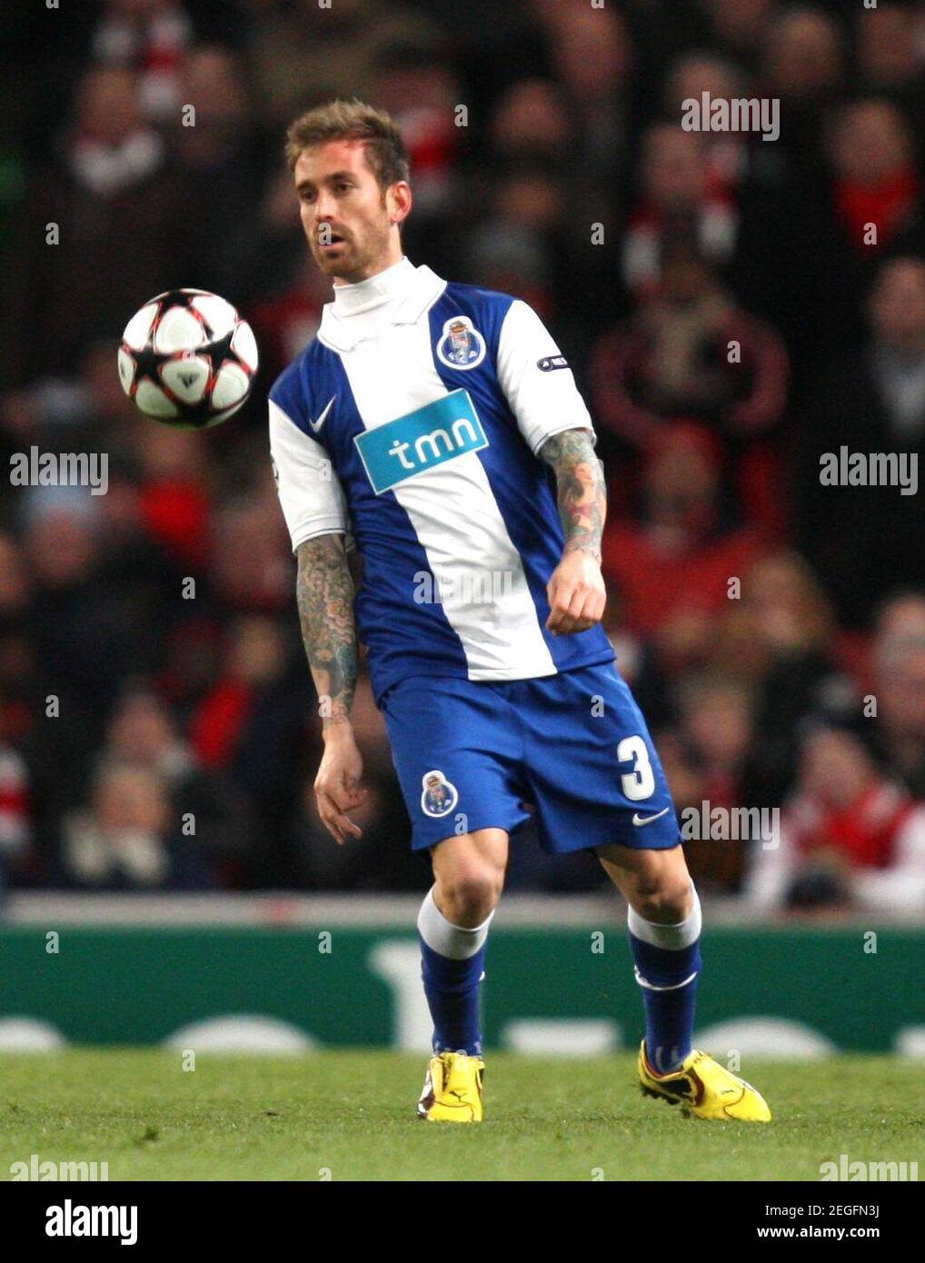 Emirates stadium raul meireles hi-res stock photography and images - Alamy