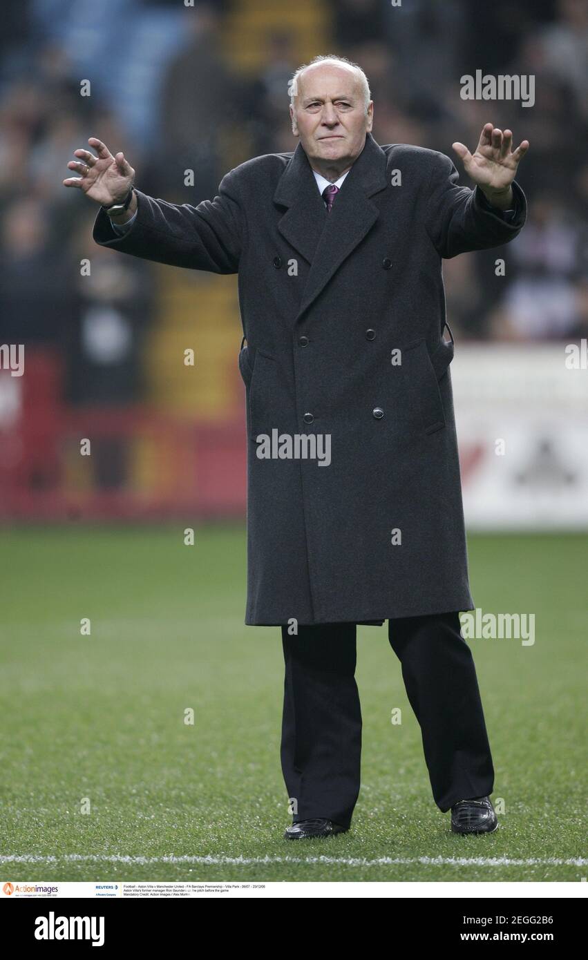 Ron saunders manchester hi-res stock photography and images - Alamy