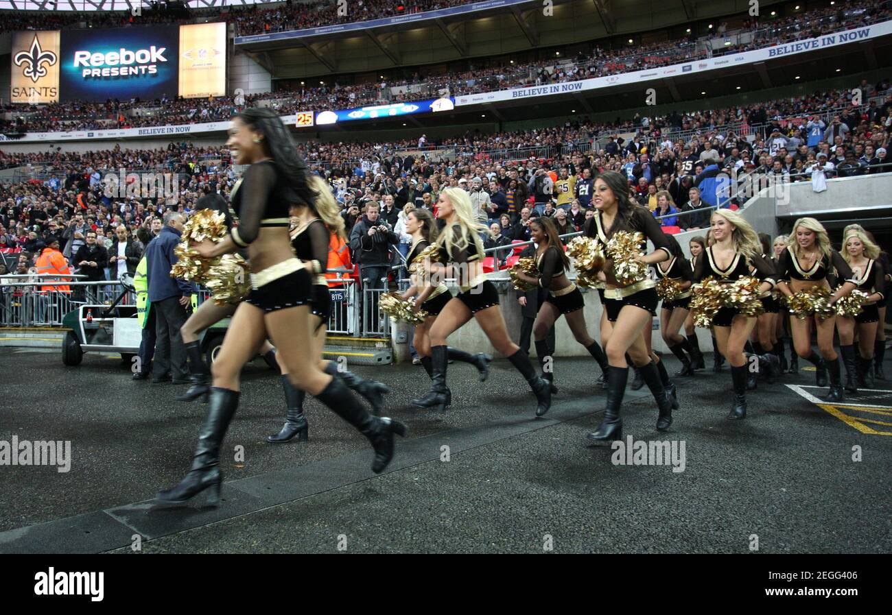 San diego chargers cheerleaders hi-res stock photography and images - Alamy