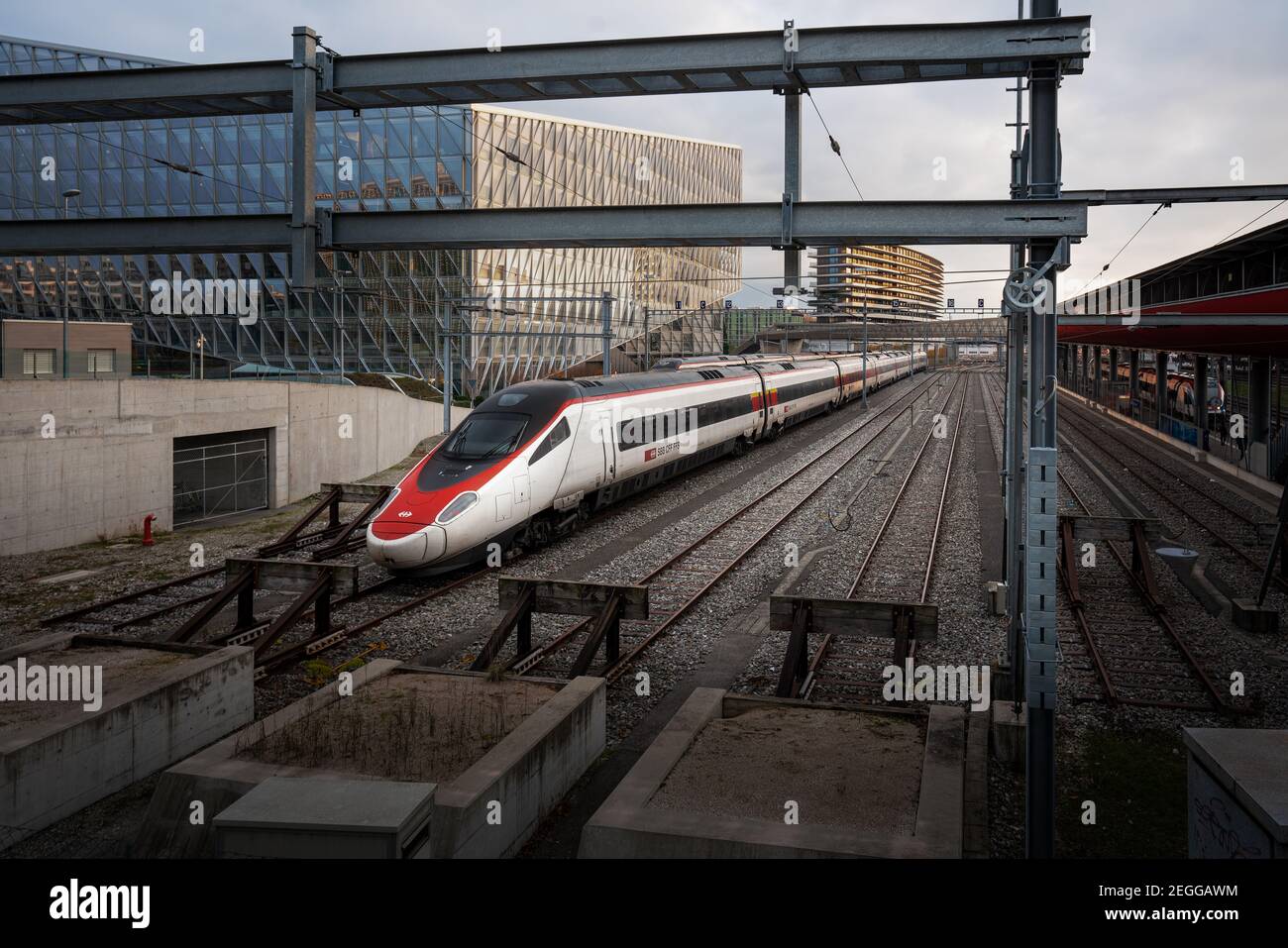 Switzerland rail hi-res stock photography and images - Alamy